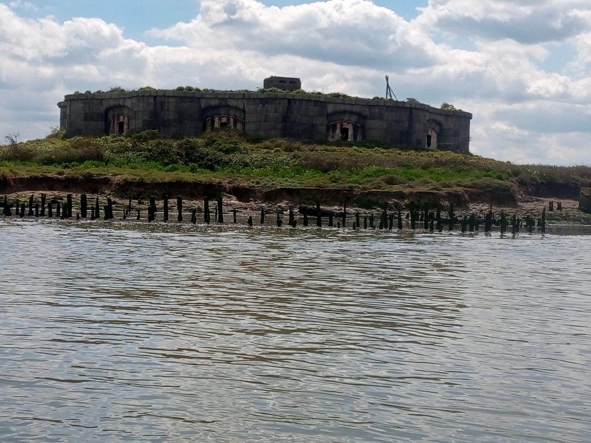 Magwitch Scrapbook – Darnet Island – Escaping with Magwitch